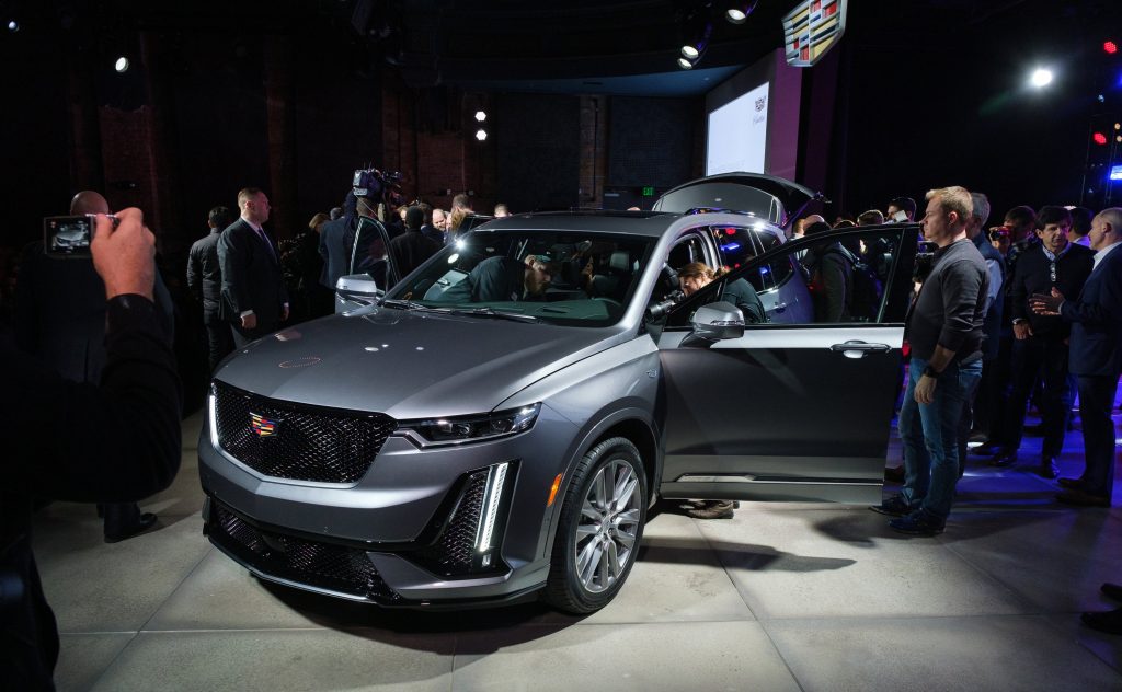 auto show detroit 2019 CadillacXT6 2020 reveal 2