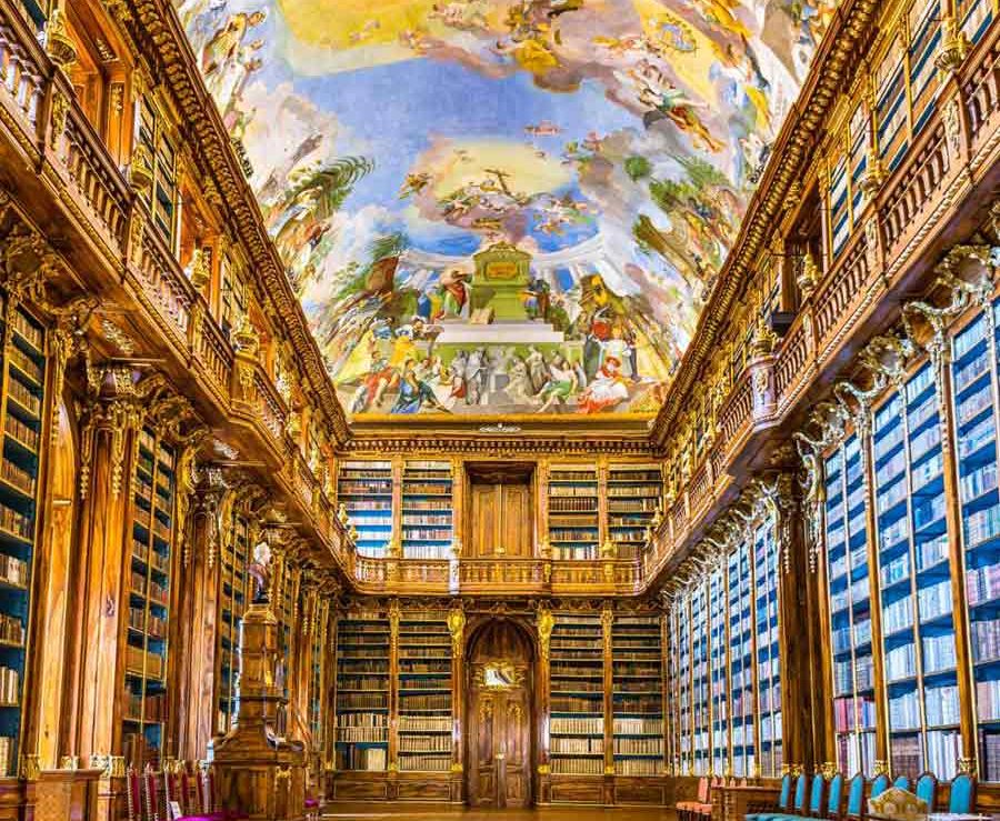STRAHOV-MONASTERY-LIBRARY,-PRAGUE,-CZECH-REPUBLIC