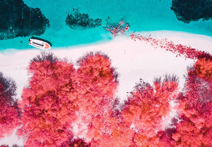 Isla-roja-en-Maldivas-Paolo-Pettigiani