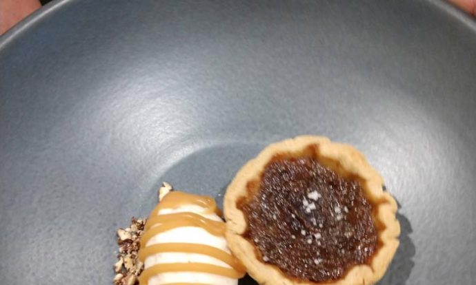 cata-a-ciegas-de-vinos-mexicanos-margaret-postre