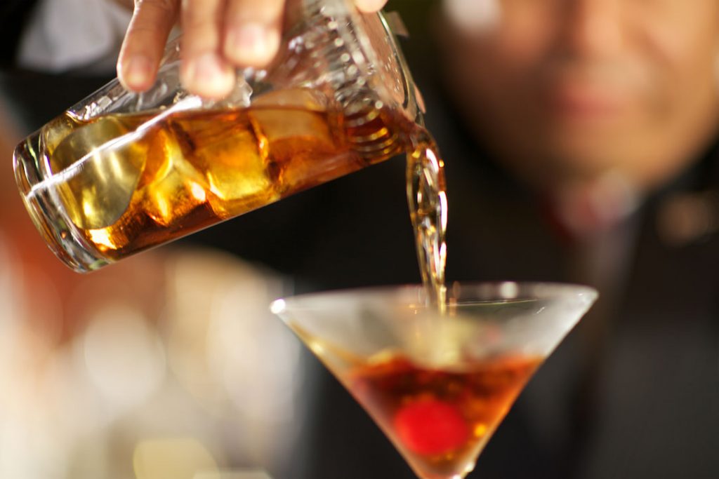 pisco-bebida-peru-vaso