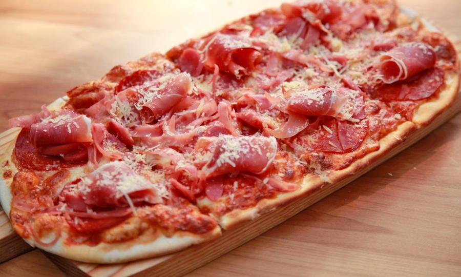 rustic-kitchen-pizza