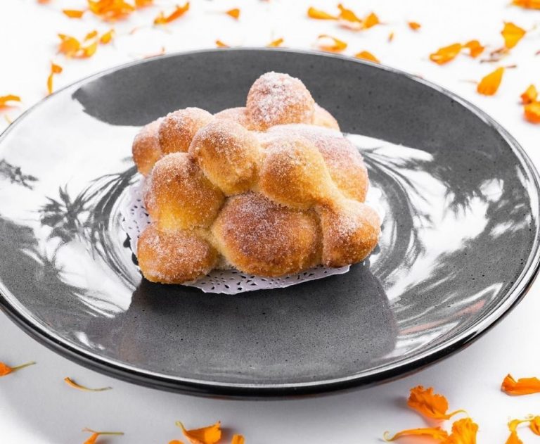 pan-de-muerto-azucar-restaurante-el-tajin
