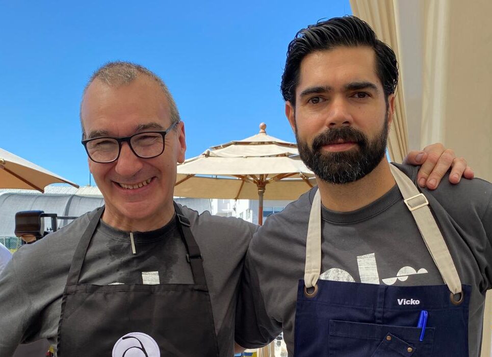 reconocidos-chefs-en-mesas-marinas