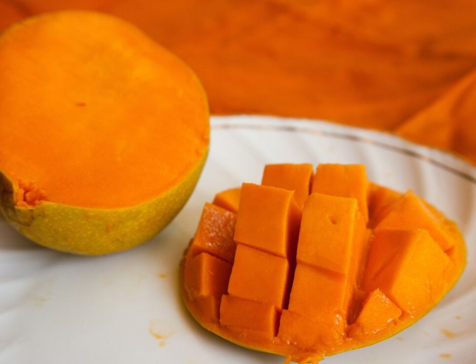 frutas-y-verduras-gatos-mango